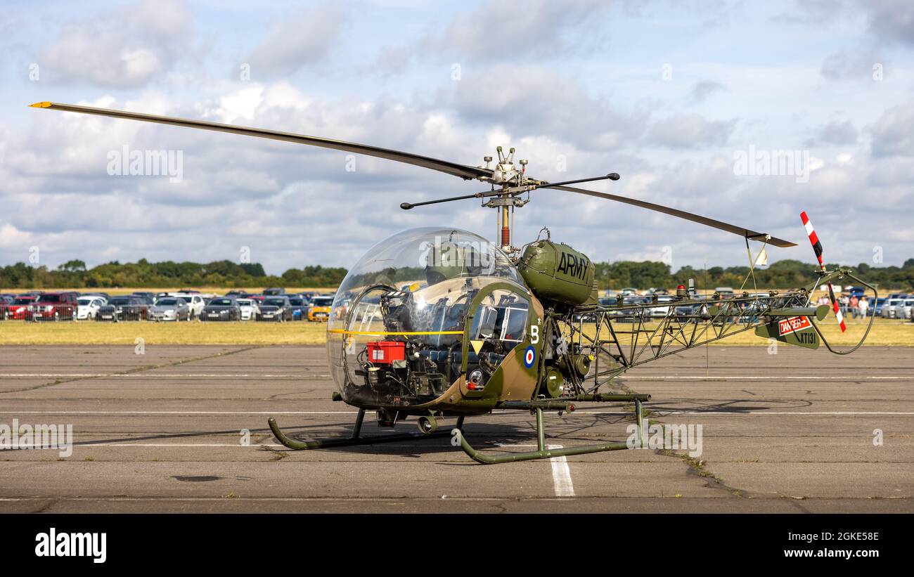Bell h 13 helicopter hi-res stock photography and images - Alamy