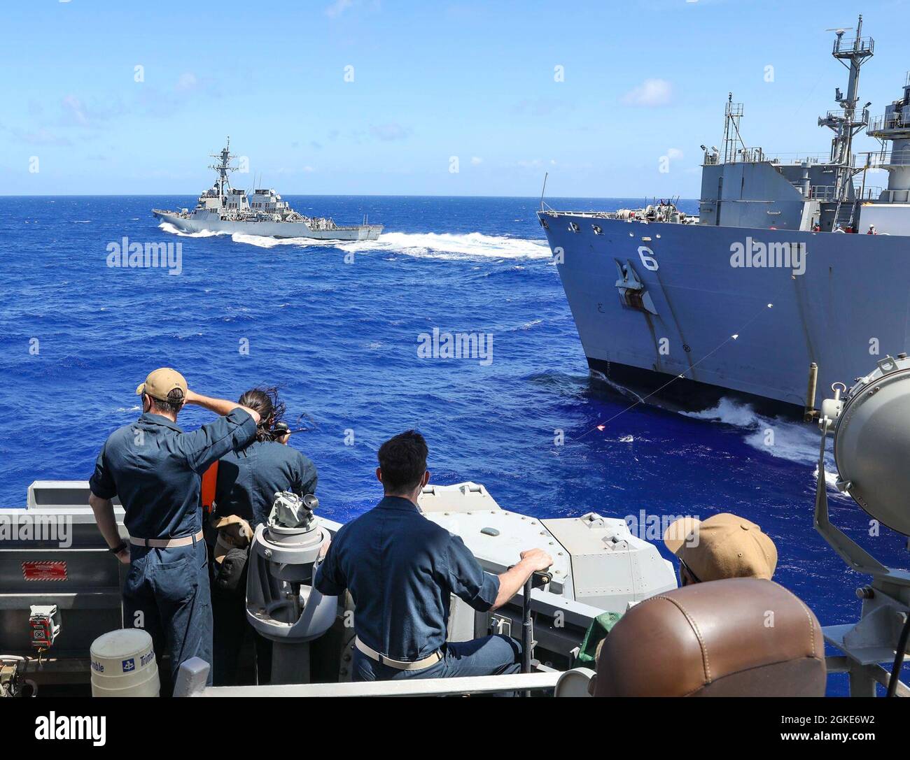 The Arleigh Burke-class guided-missile destroyer USS Benfold (DDG 65 ...