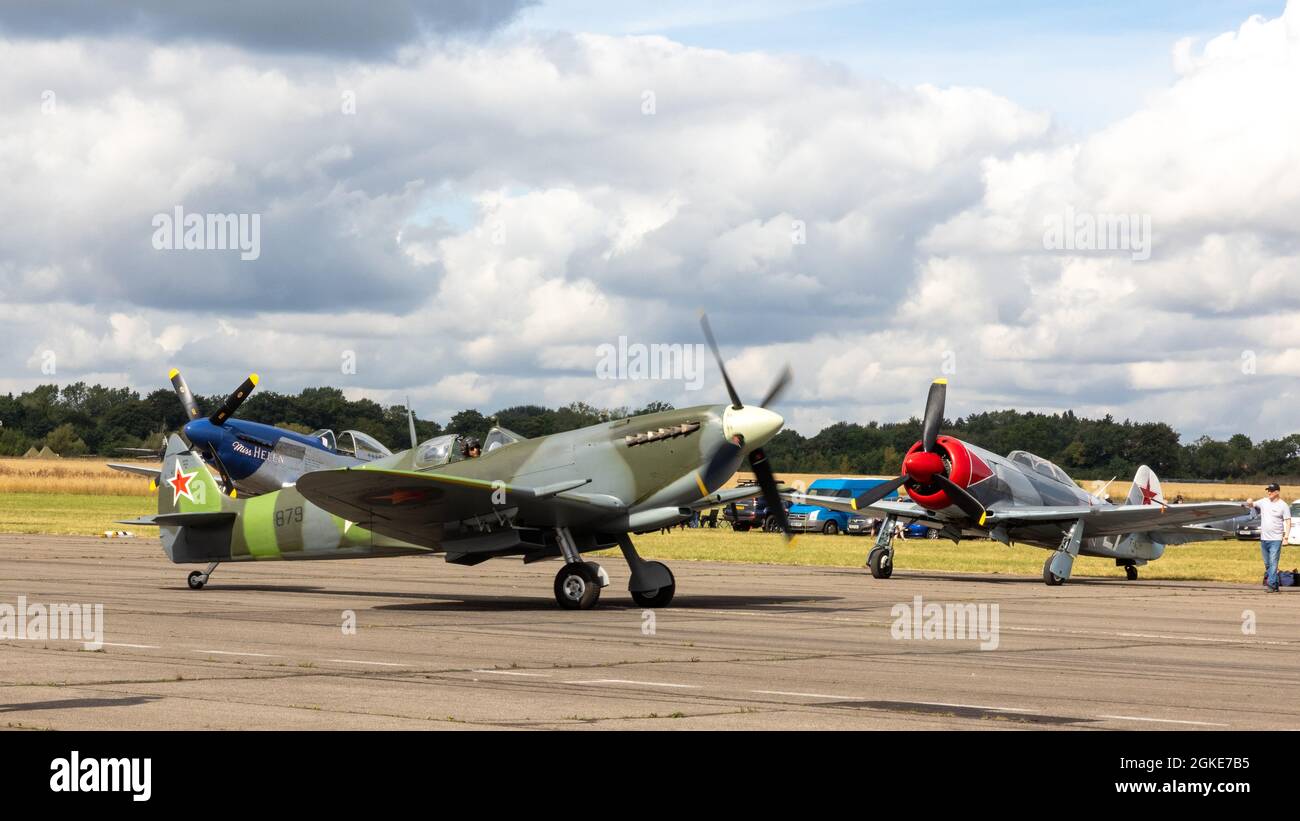 1940s raf ww2 supermarine spitfire hi-res stock photography and images ...