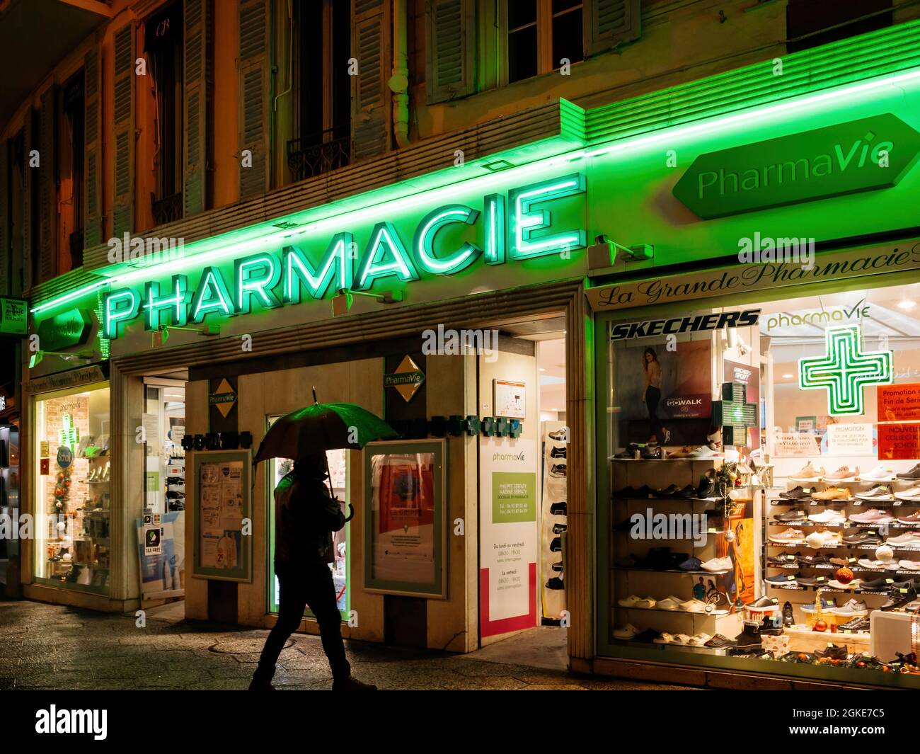 Drive thru pharmacy sign hi-res stock photography and images - Alamy