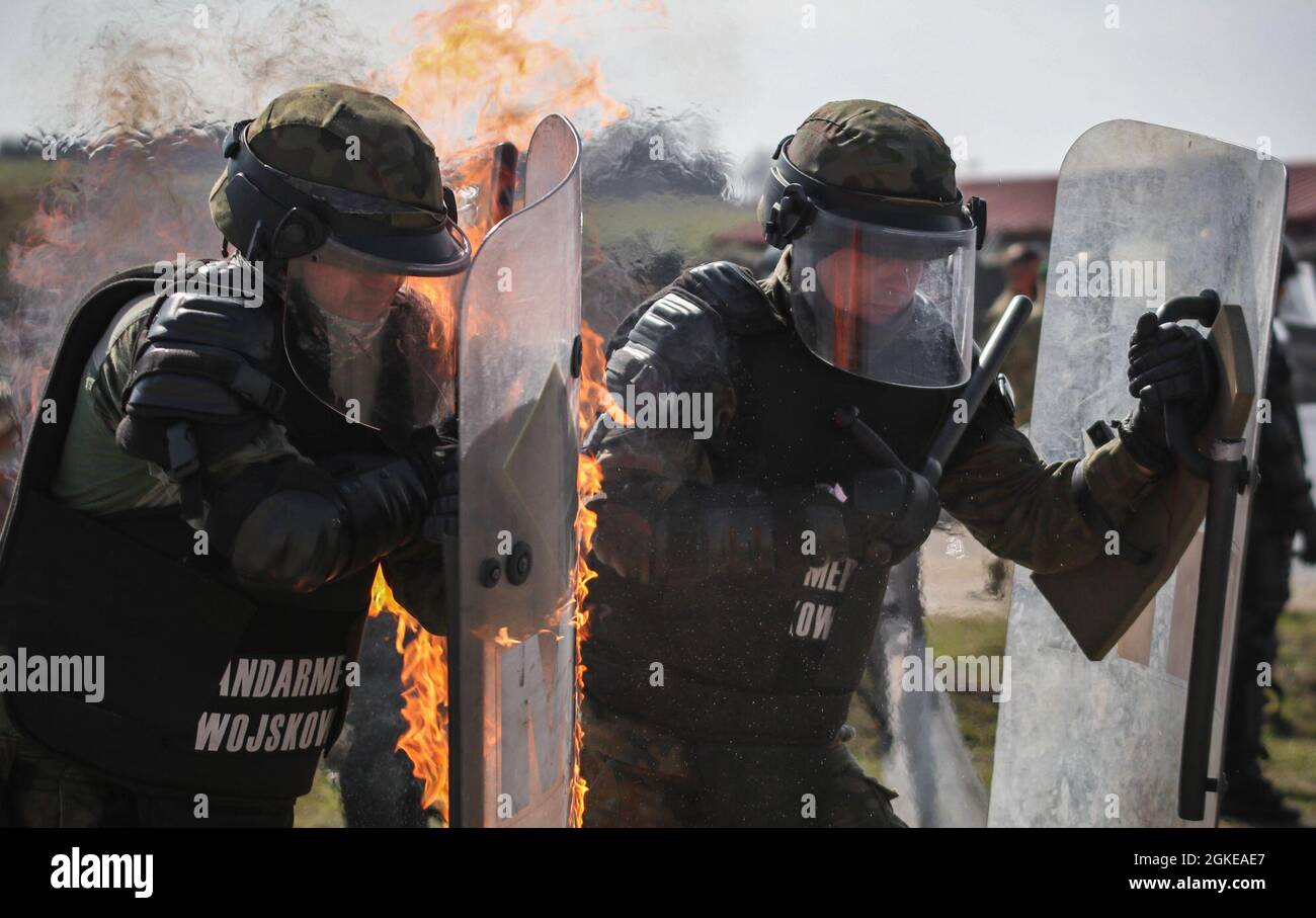 Polish Armed Forces Soldiers assigned to Regional Command-East, Kosovo ...