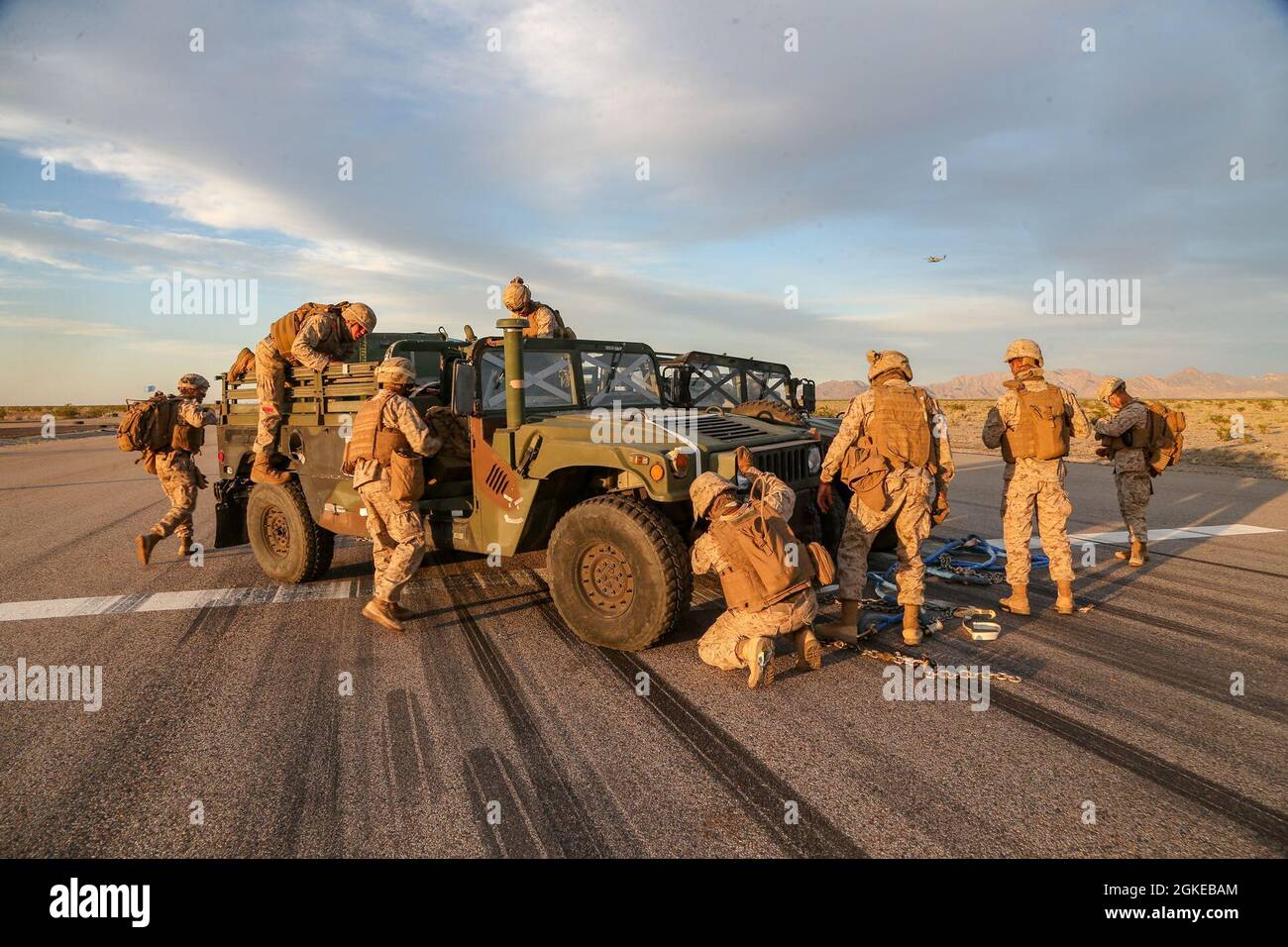 Helicopter support team hst hi-res stock photography and images - Alamy