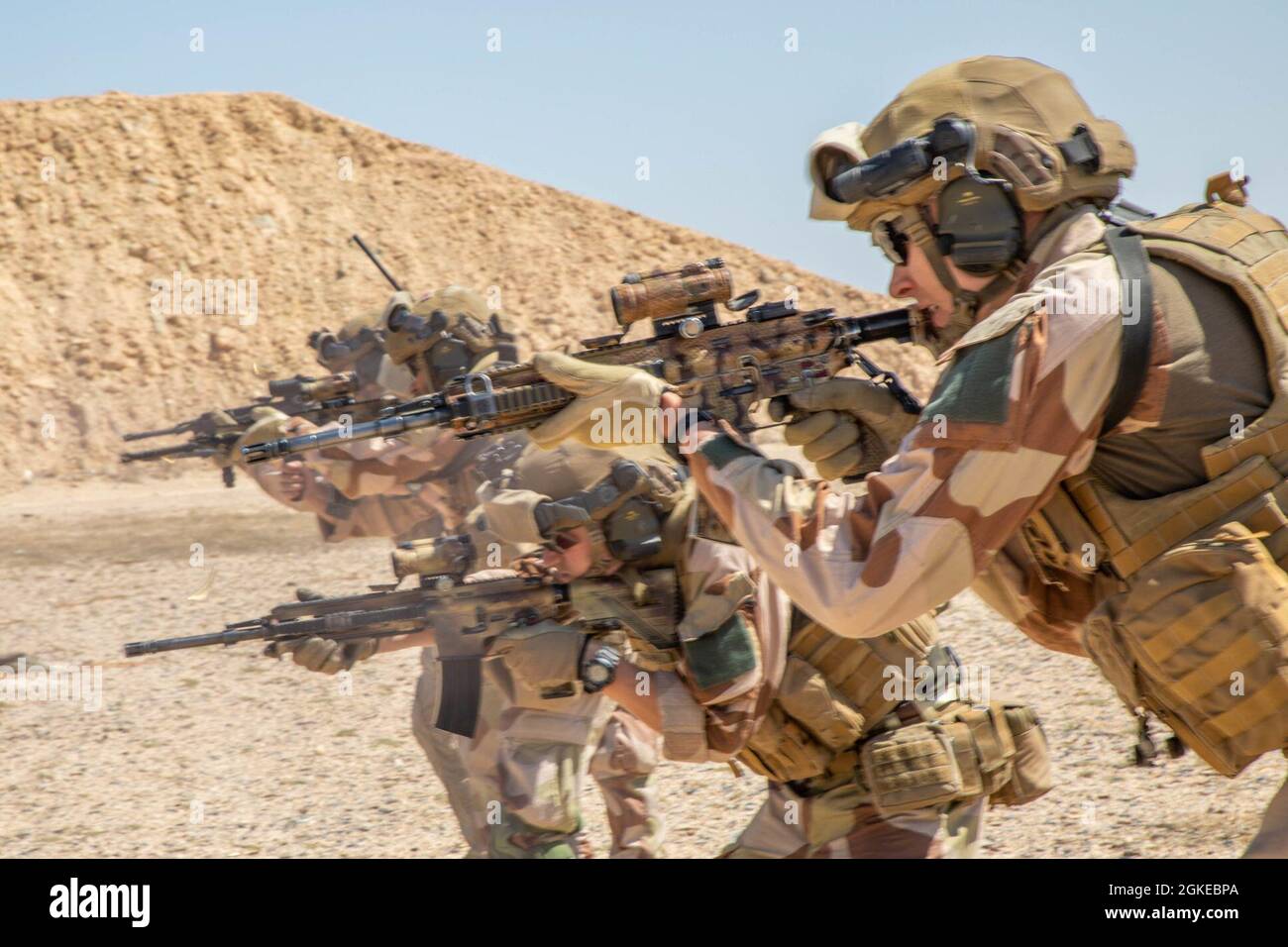 Task Force Viking Soldiers conduct specialized line fire weapon ...