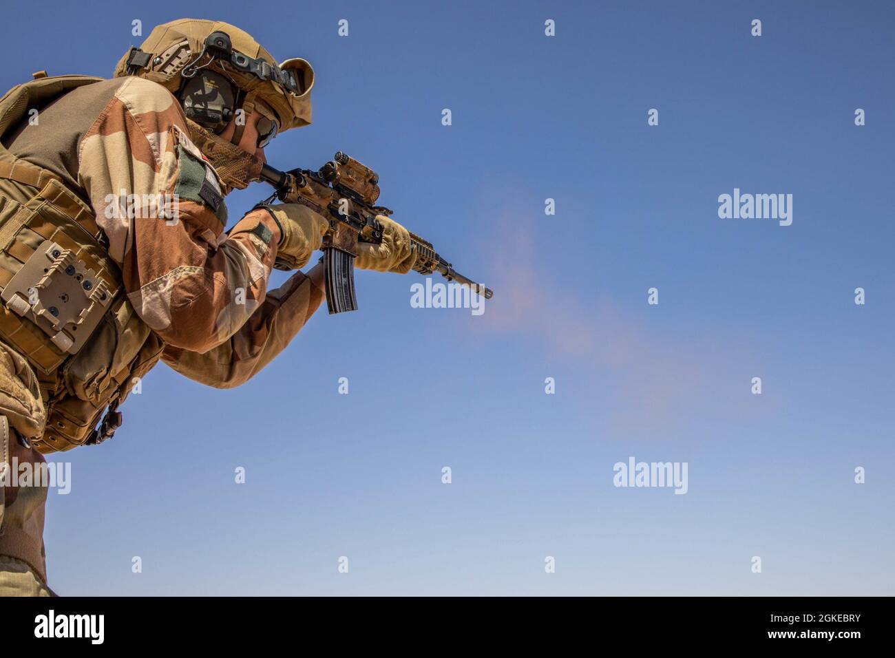 Task Force Viking Soldier conducts specialized weapons training to be ...