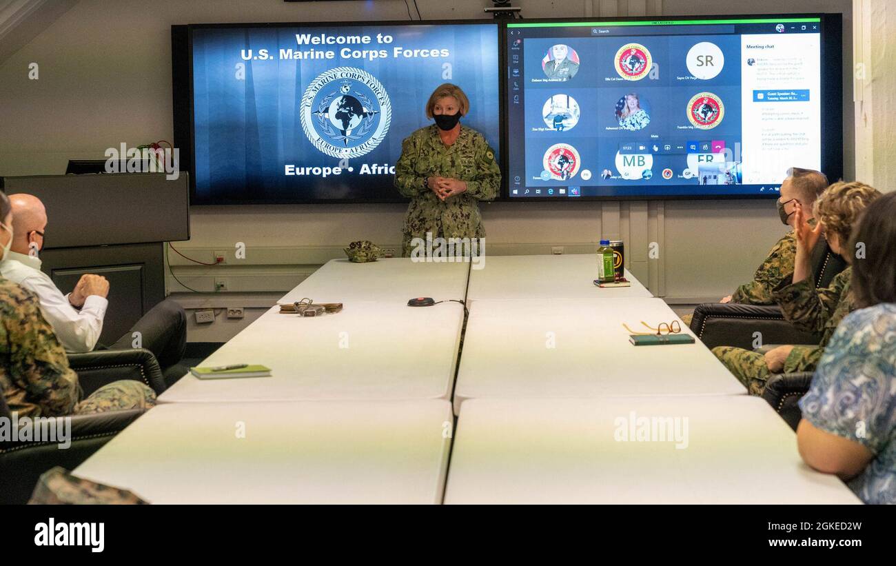 U s navy rear admiral heidi berg hi-res stock photography and images ...