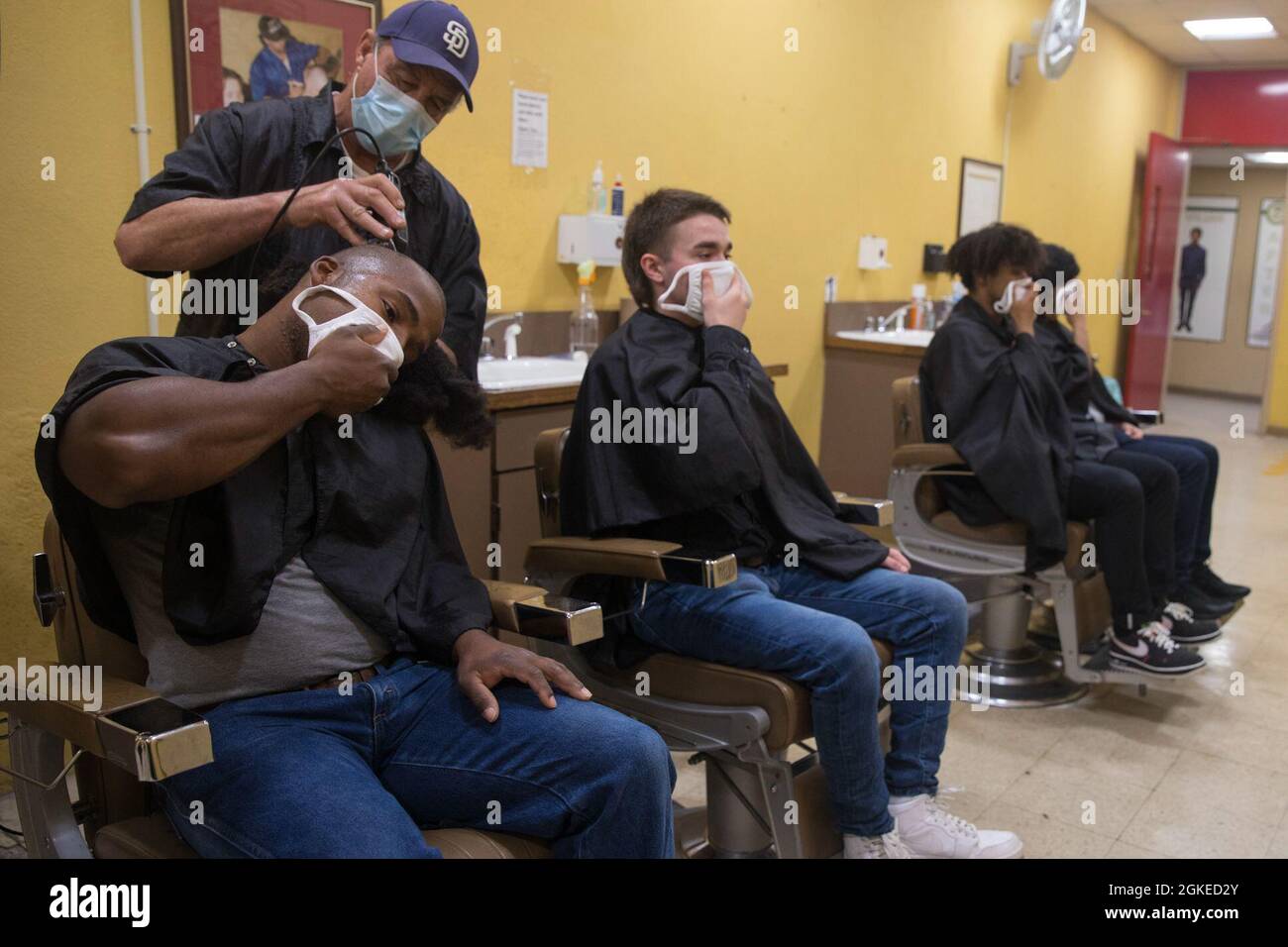 Recruits with Mike Company, 3rd Recruit Training Battalion, receive ...