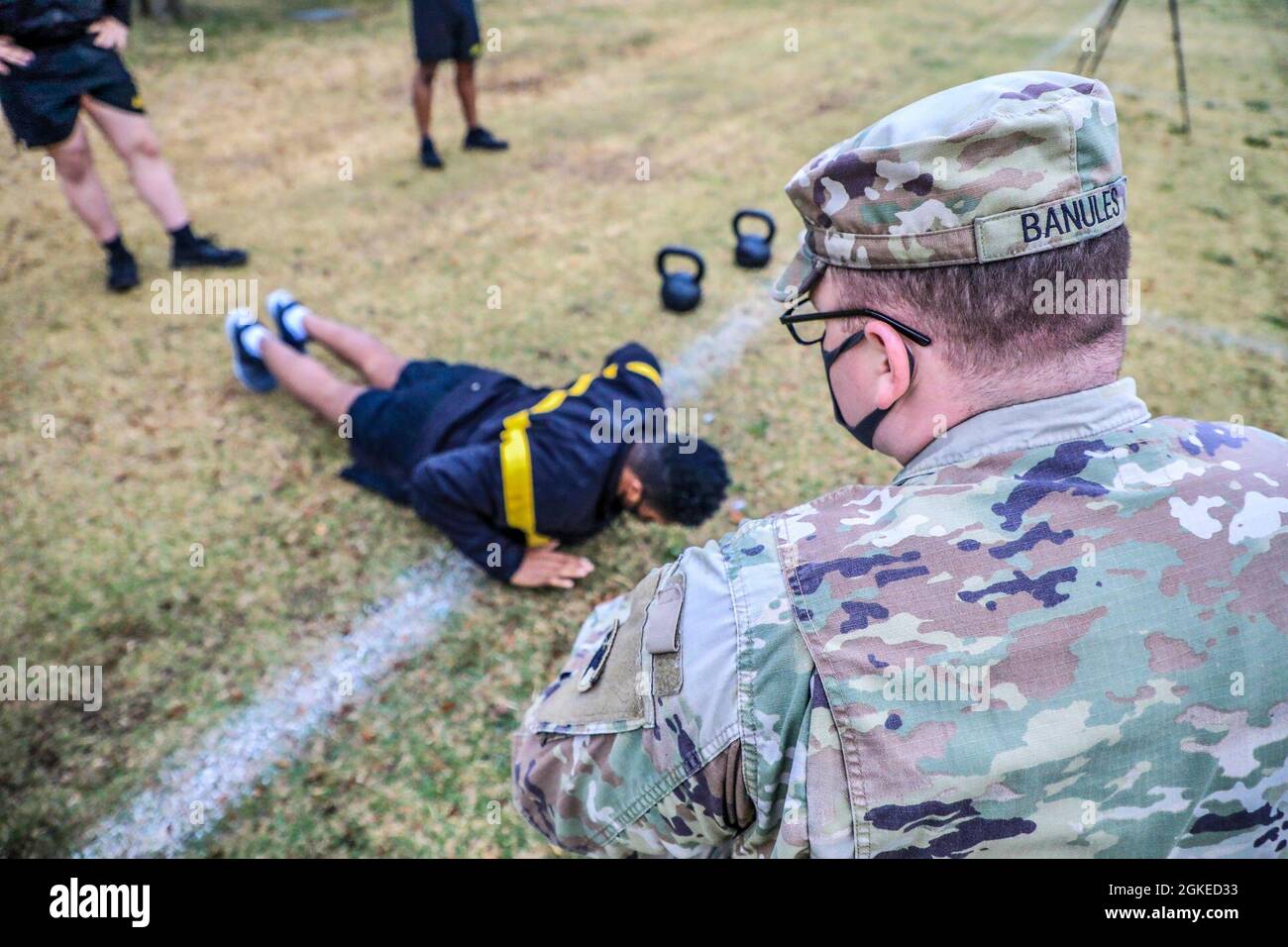 Diagnostic army combat fitness test hi-res stock photography and images ...