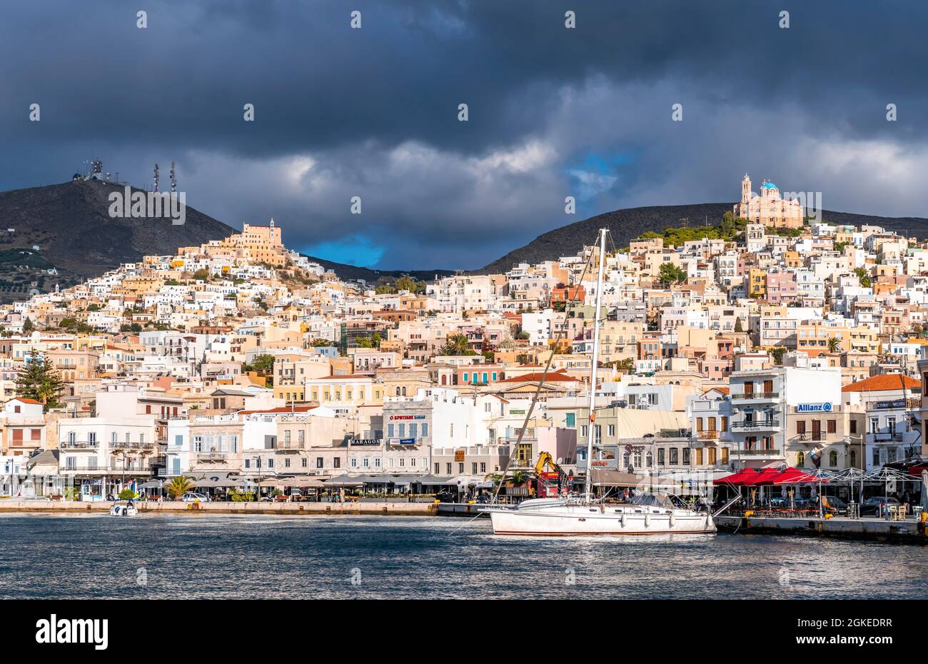 Harbor overview hi-res stock photography and images - Alamy