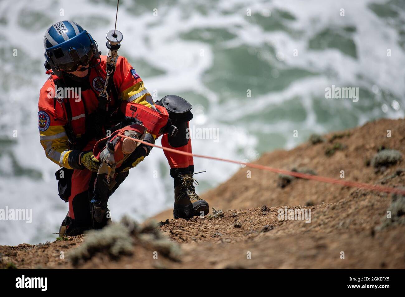 Exercise in cliff rescue hi-res stock photography and images - Alamy