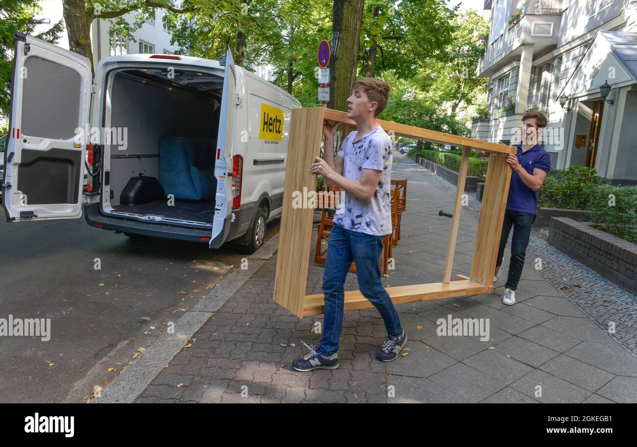 Relocation journey hi-res stock photography and images - Alamy