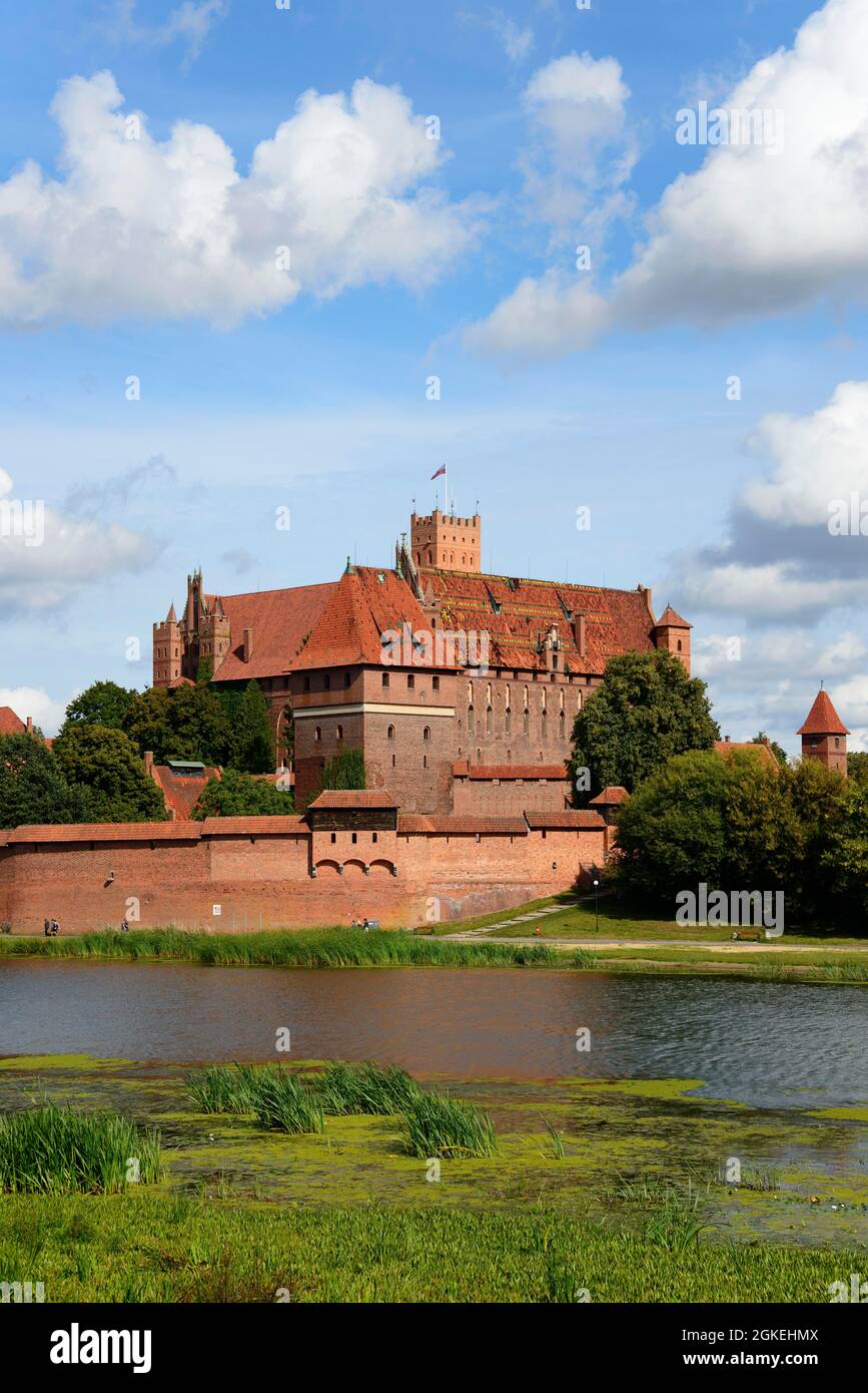 Malbork Castle, Nogat River, Malbork, Pomerania, Poland Stock Photo - Alamy