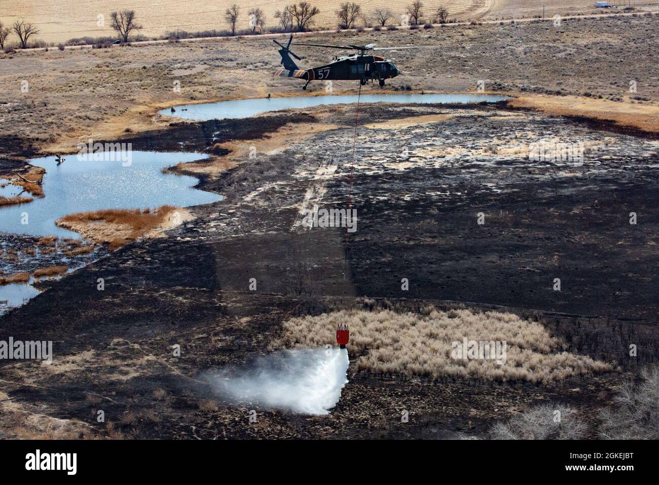 Members of the Utah National Guard 2-211th General Support Aviation ...