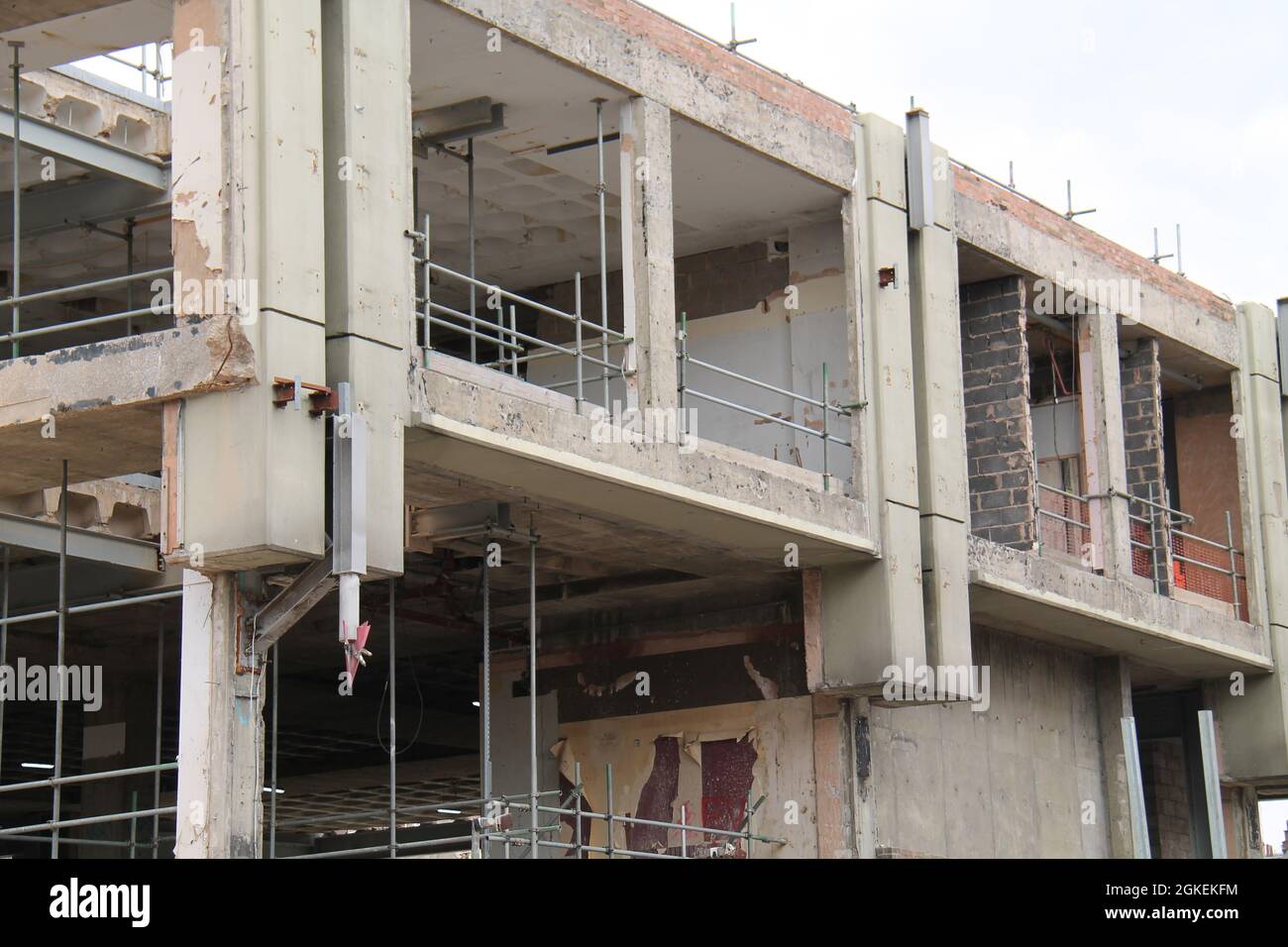 Partial building collapse hi-res stock photography and images - Alamy