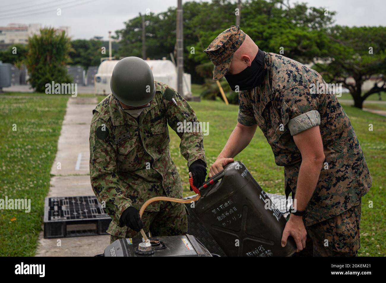 Radio signal generator hi-res stock photography and images - Alamy
