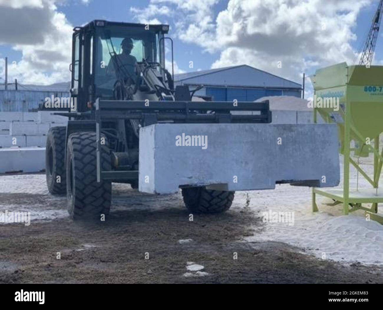 210331-N-ZE595-750 SANTA RITA, Guam (March 31, 2021) Construction ...