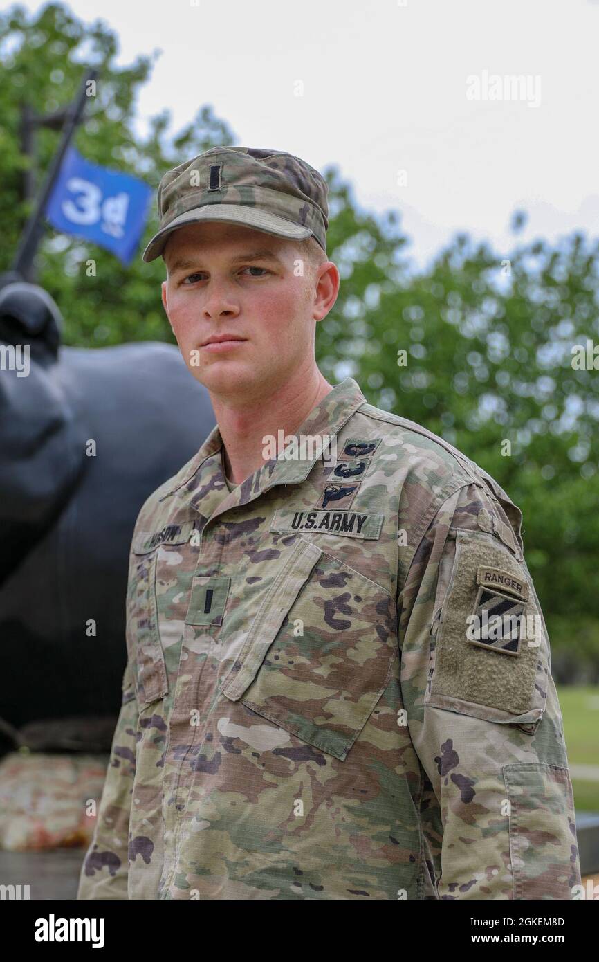 U.S. Army 1st Lt. Zachary Hobson, a mortar platoon leader assigned to ...