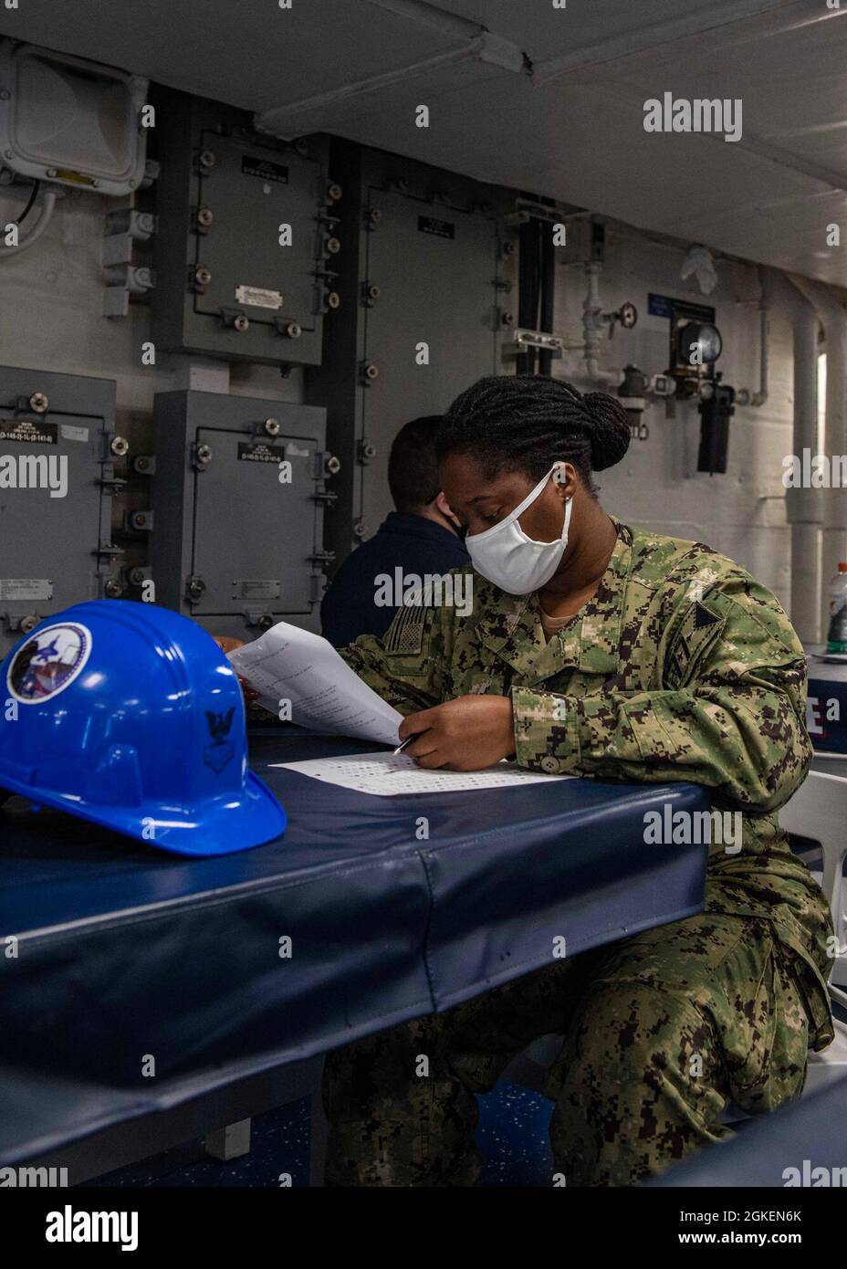 Us navy shipyard 2021 hi-res stock photography and images - Alamy