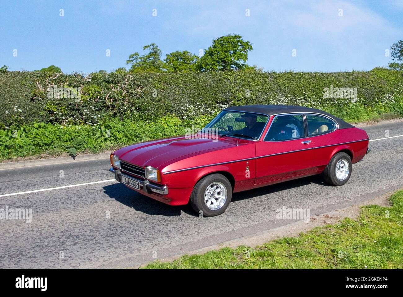 1977 70s seventies red Ford Capri 2994cc petrol 2dr coupe en-route to ...