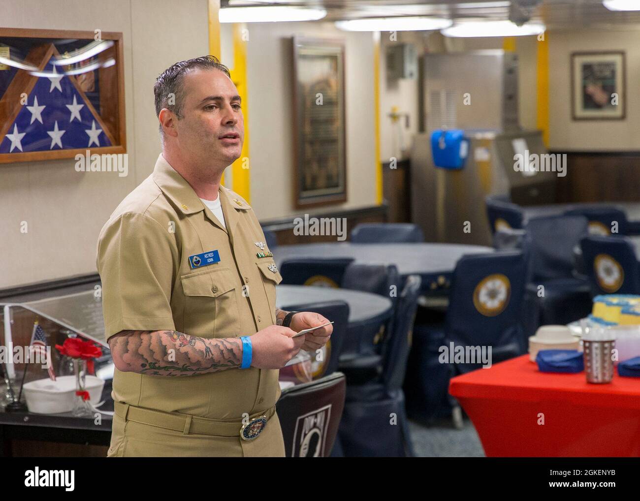 Norfolk, Va. (April 1, 2021) Chief Aviation Electrician’s Mate Scott ...