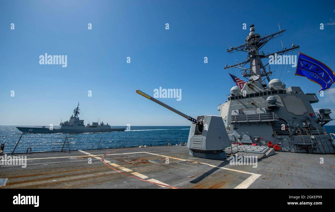 Hmas sydney ddg 42 hi-res stock photography and images - Alamy