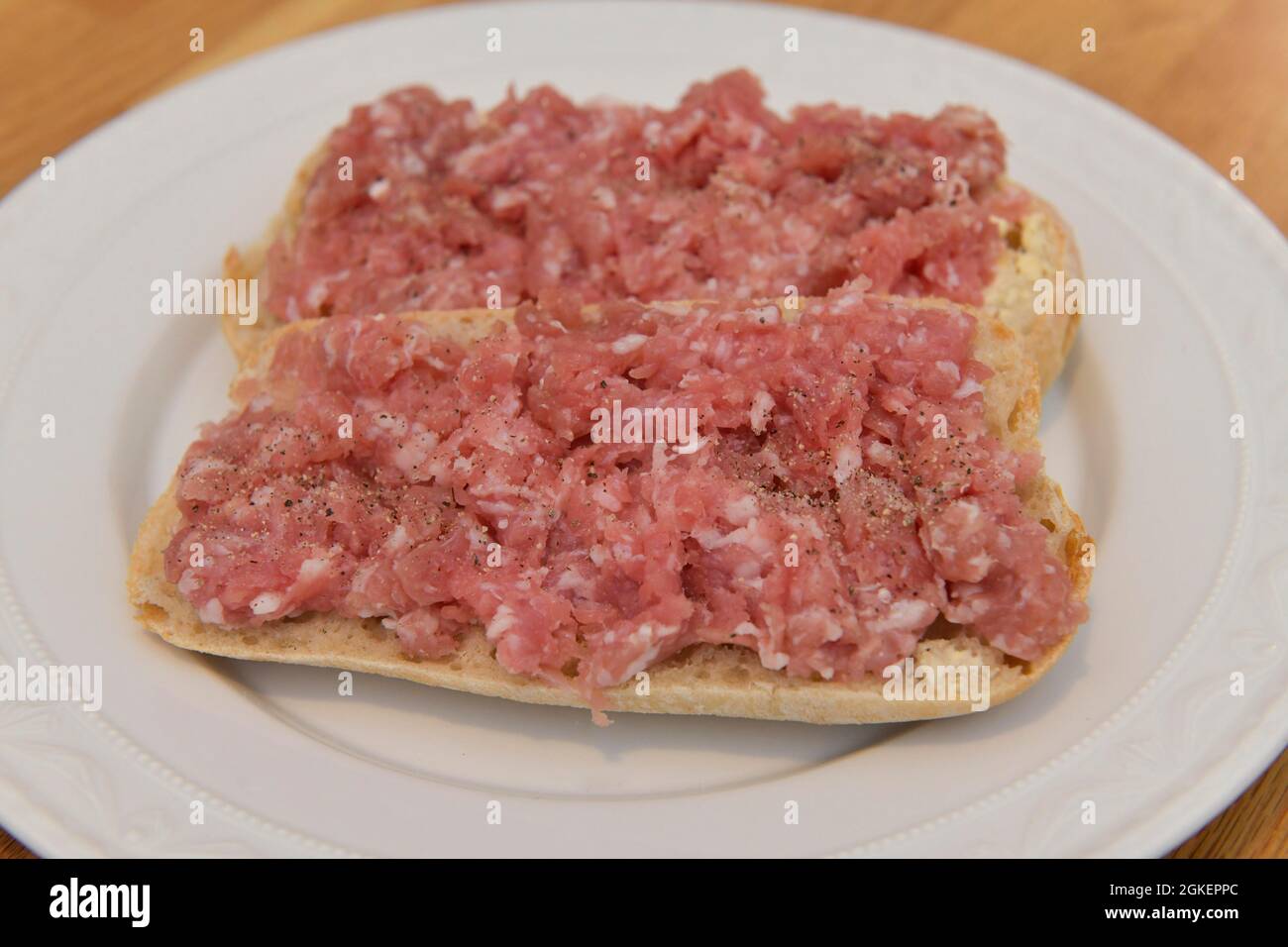 Bread roll bun plate hi-res stock photography and images - Alamy