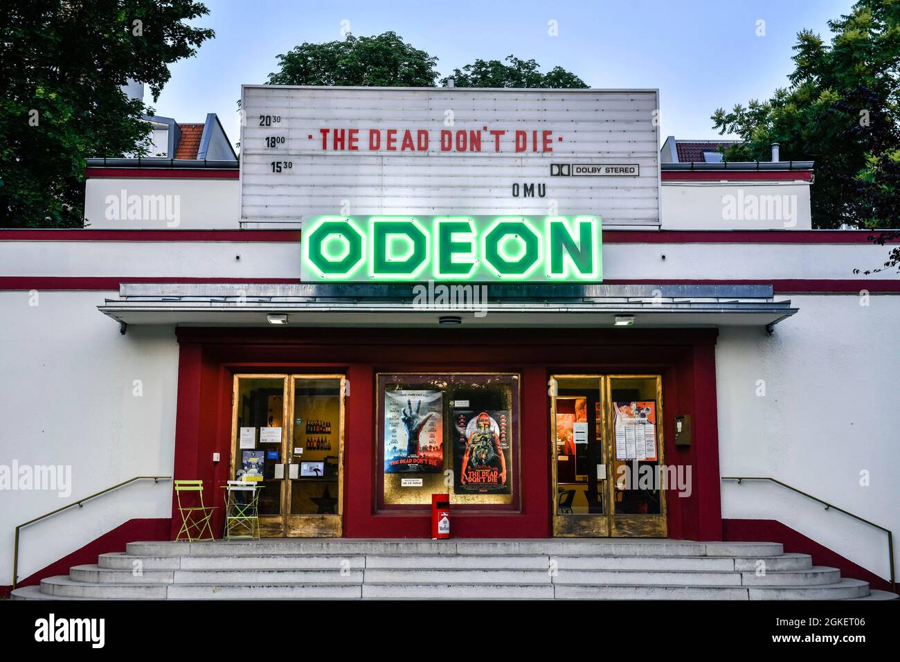 Old odeon cinema building hi-res stock photography and images - Alamy