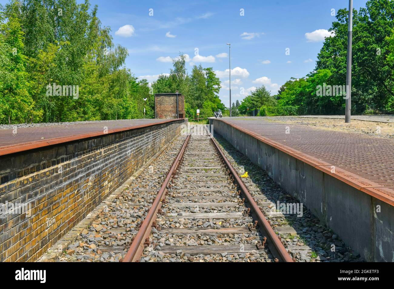 Platform 17 Memorial, Grunewald Station, Charlottenburg-Wilmersdorf ...