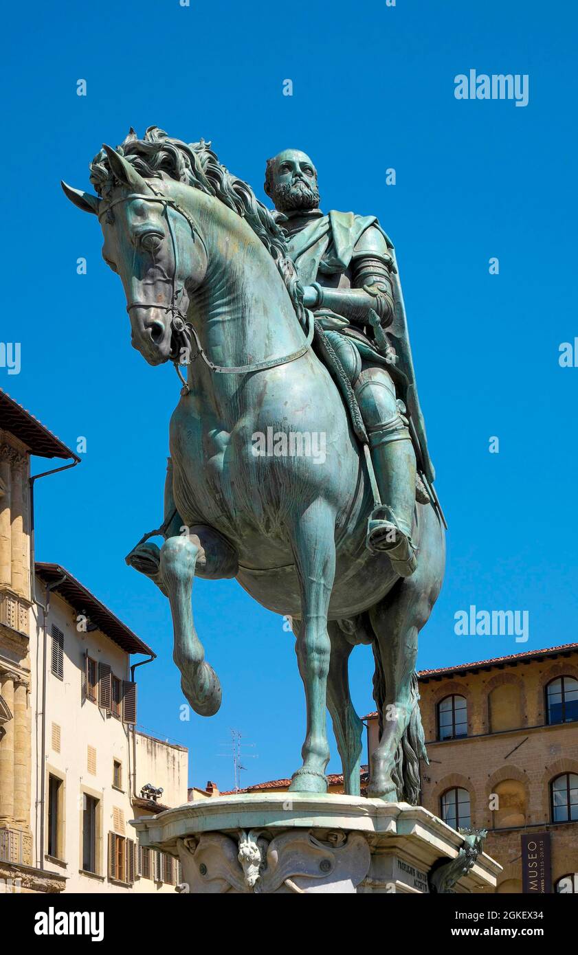 Statue of cosimo i de medici hi-res stock photography and images - Alamy