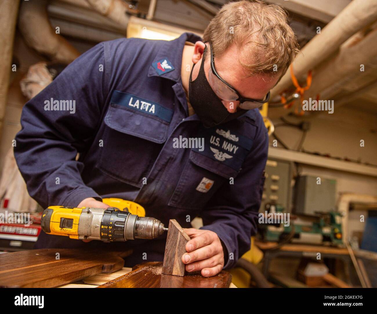Ship fitter shop hi-res stock photography and images - Alamy