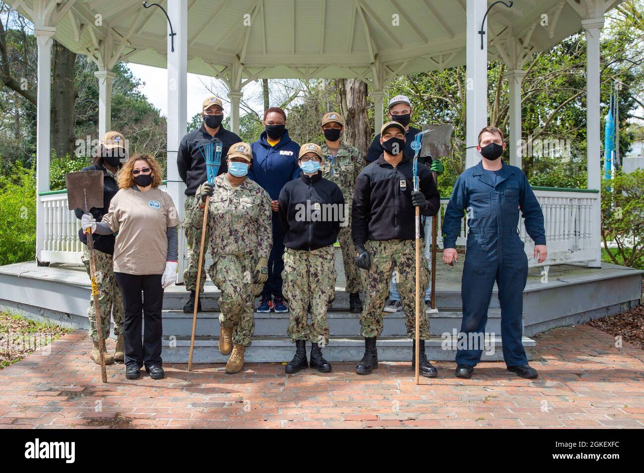 Members of Norfolk Naval Shipyard’s (NNSY) Second Class Petty Officer ...
