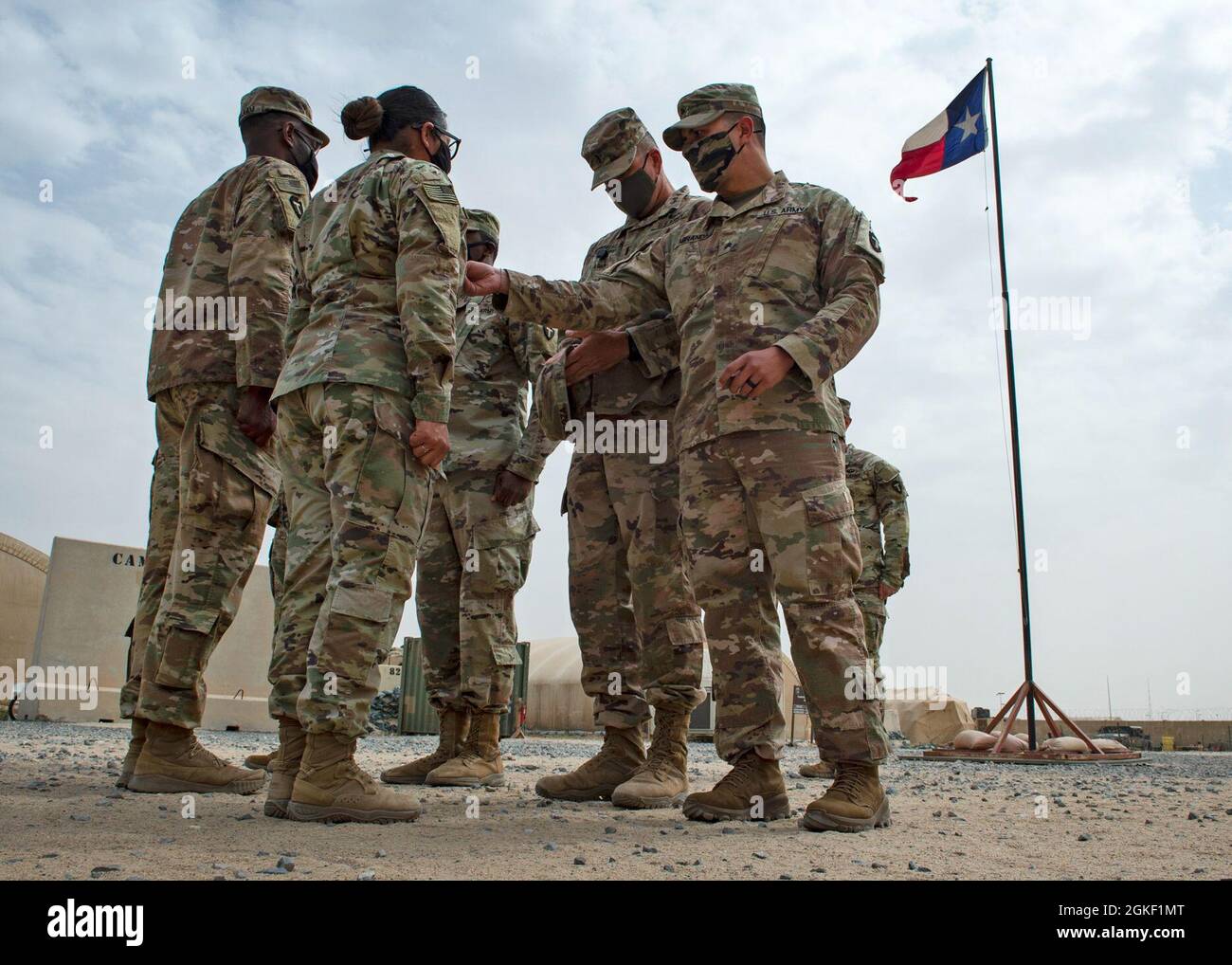 U.S. Army Soldiers with the 36th Infantry Division, Texas Army National ...
