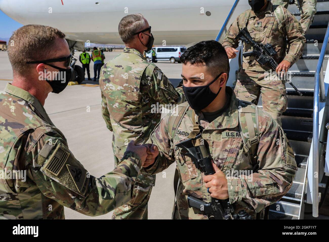 Soldiers from 2nd Armored Brigade Combat Team, 1st Armored Division are ...