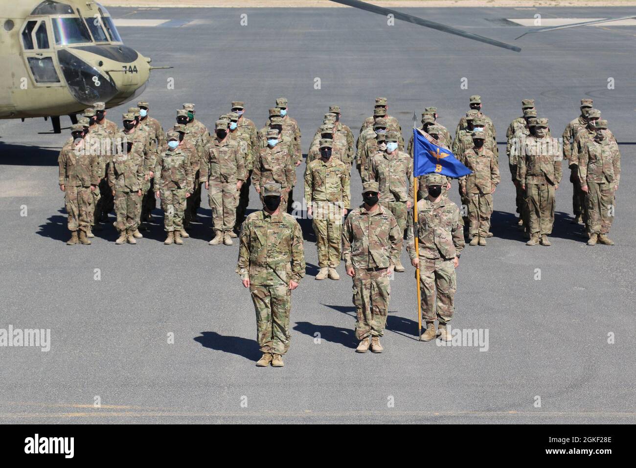 U.S. Soldiers with Bravo Company, 628th Aviation Support Battalion ...