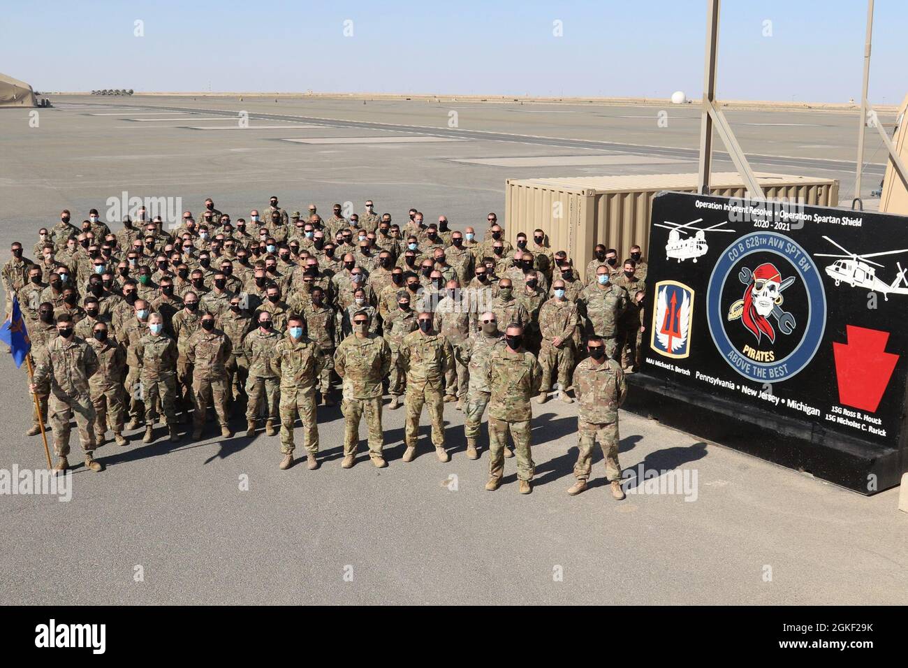 U.S. Soldiers with Bravo Company, 628th Aviation Support Battalion ...