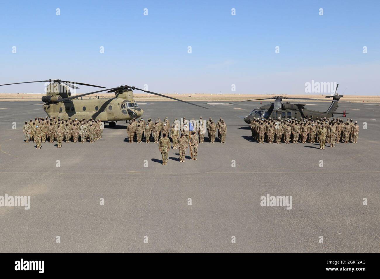 U.S. Soldiers with Bravo Company, 628th Aviation Support Battalion ...
