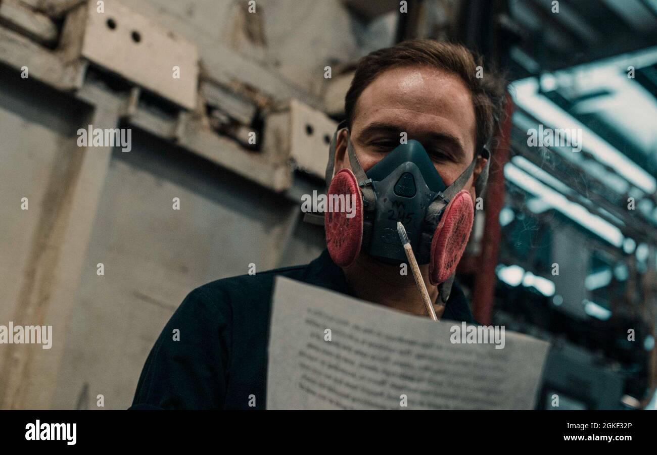 SOUTH CHINA (April 5, 2021) – U.S. Navy Logistics Specialist 2nd Class ...