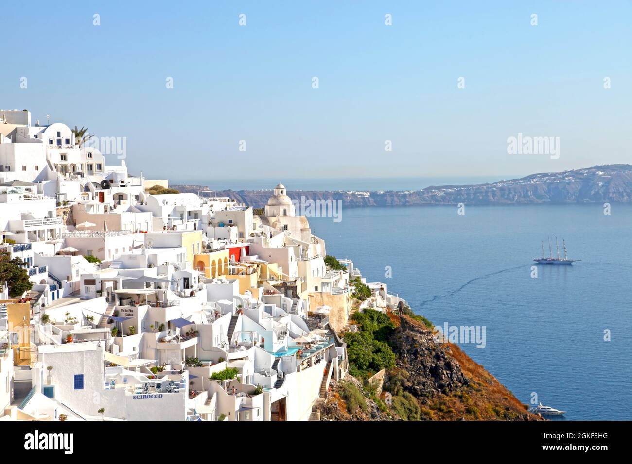 Santorini white buildings hi-res stock photography and images - Alamy