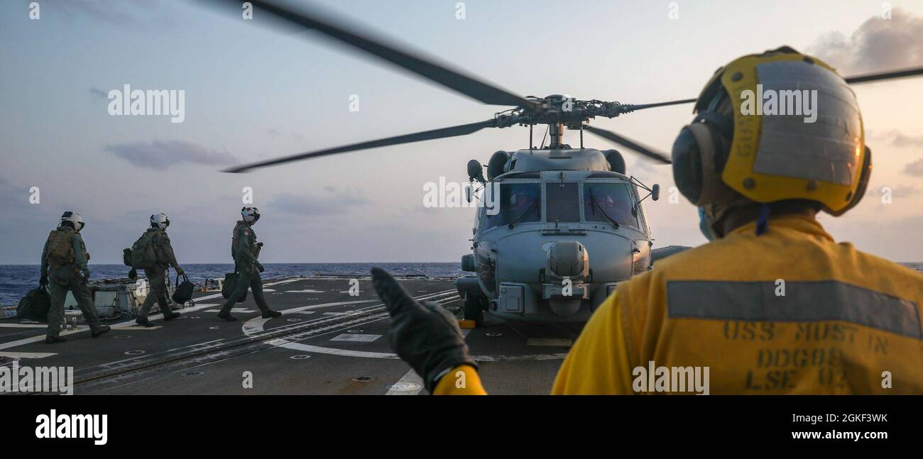 PHILIPPINE SEA (April 5, 2021) Boatswain’s Mate 3rd Class Reshawn ...