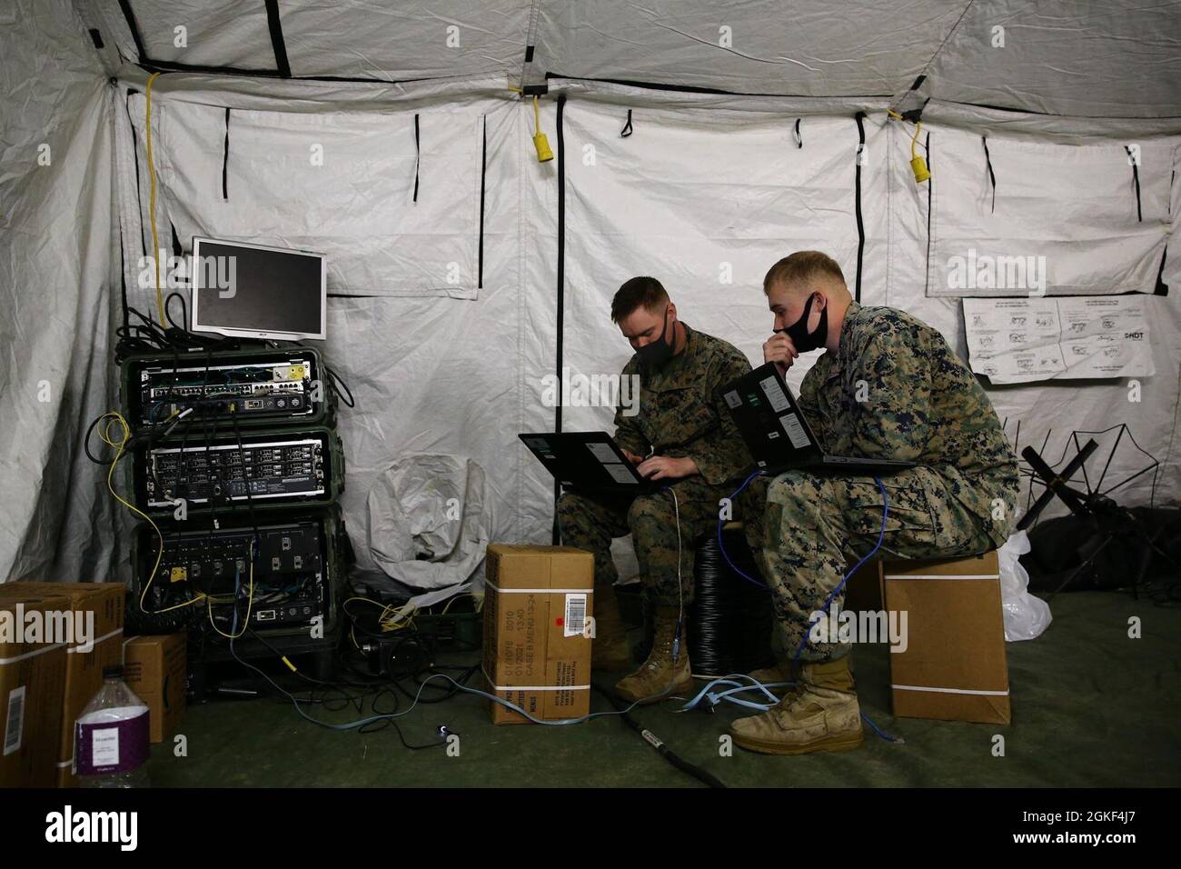 Global supply systems hi-res stock photography and images - Alamy