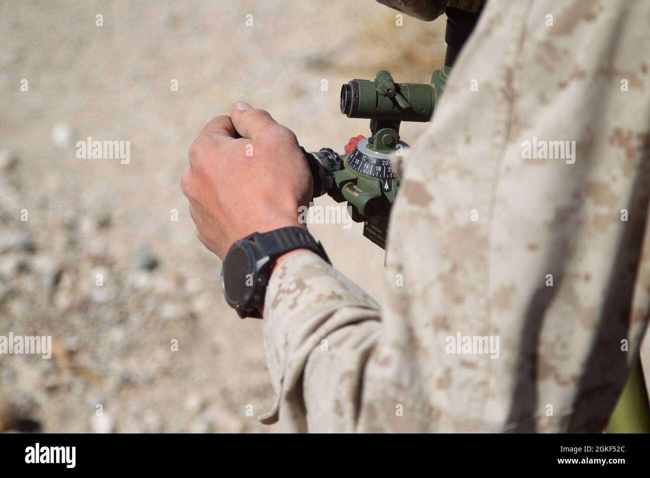 U.S. Marines with Weapons Company, 1st Battalion, 5th Marine Regiment ...