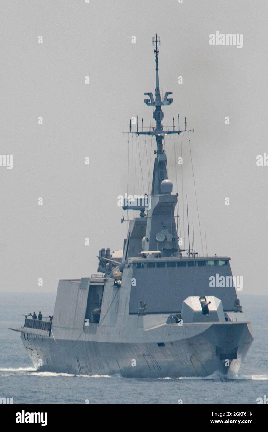 210406-N-JC800-1086 INDIAN OCEAN (April 6, 2021) - Amphibious transport ...