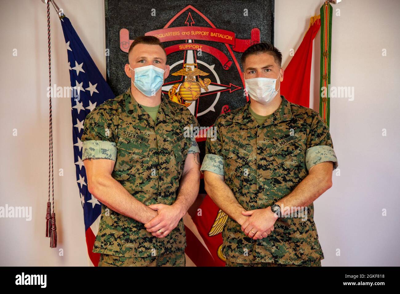 Left right marine sgt john hi-res stock photography and images - Alamy