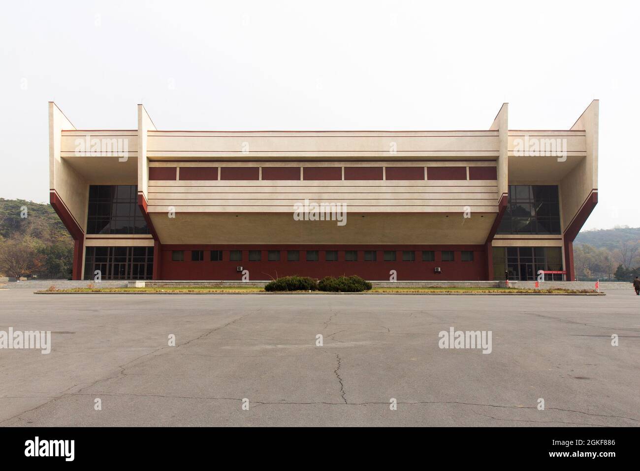 Handball sports hall hi-res stock photography and images - Alamy
