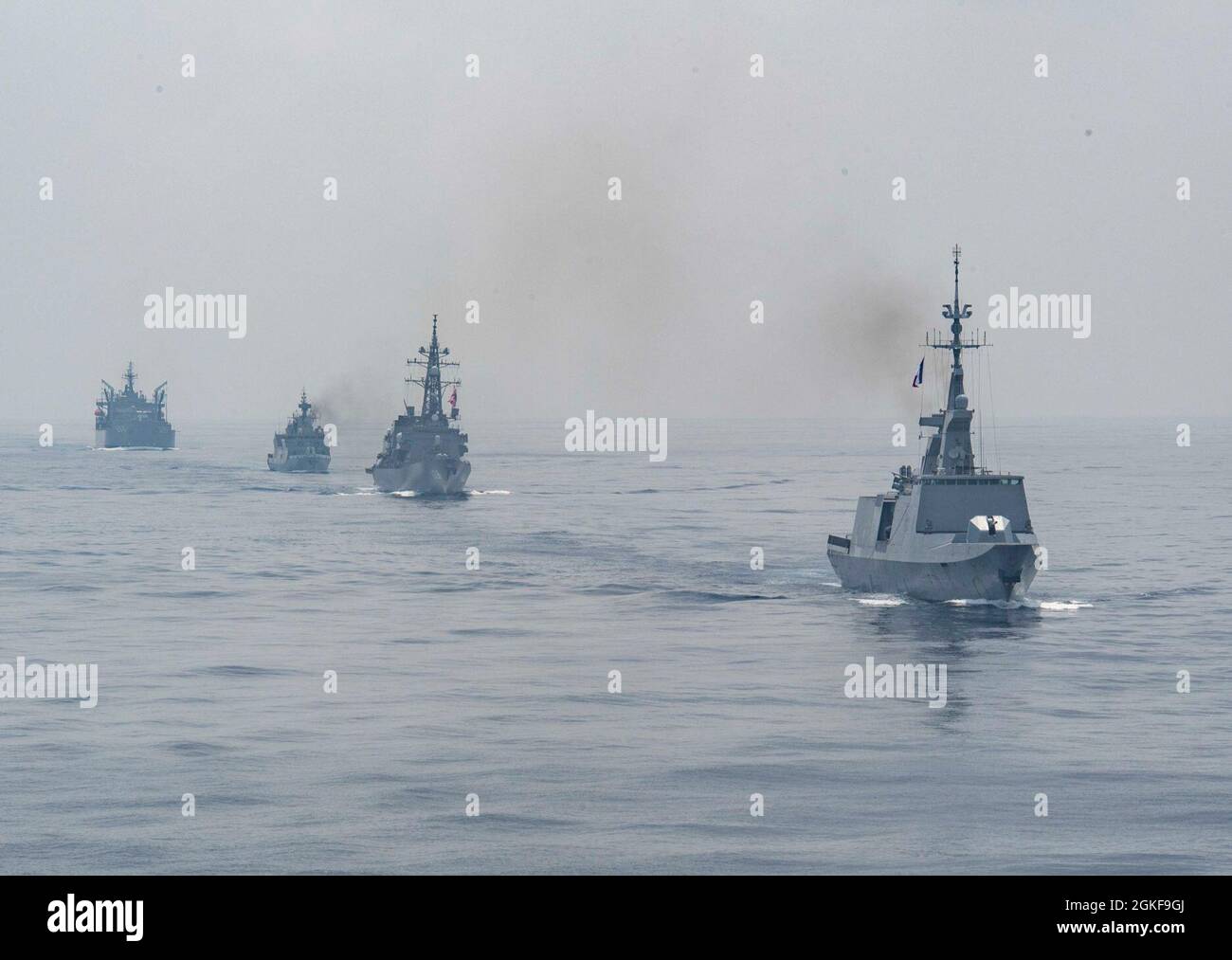 210407-N-JC800-1027 INDIAN OCEAN (April 7, 2021) - Amphibious transport ...