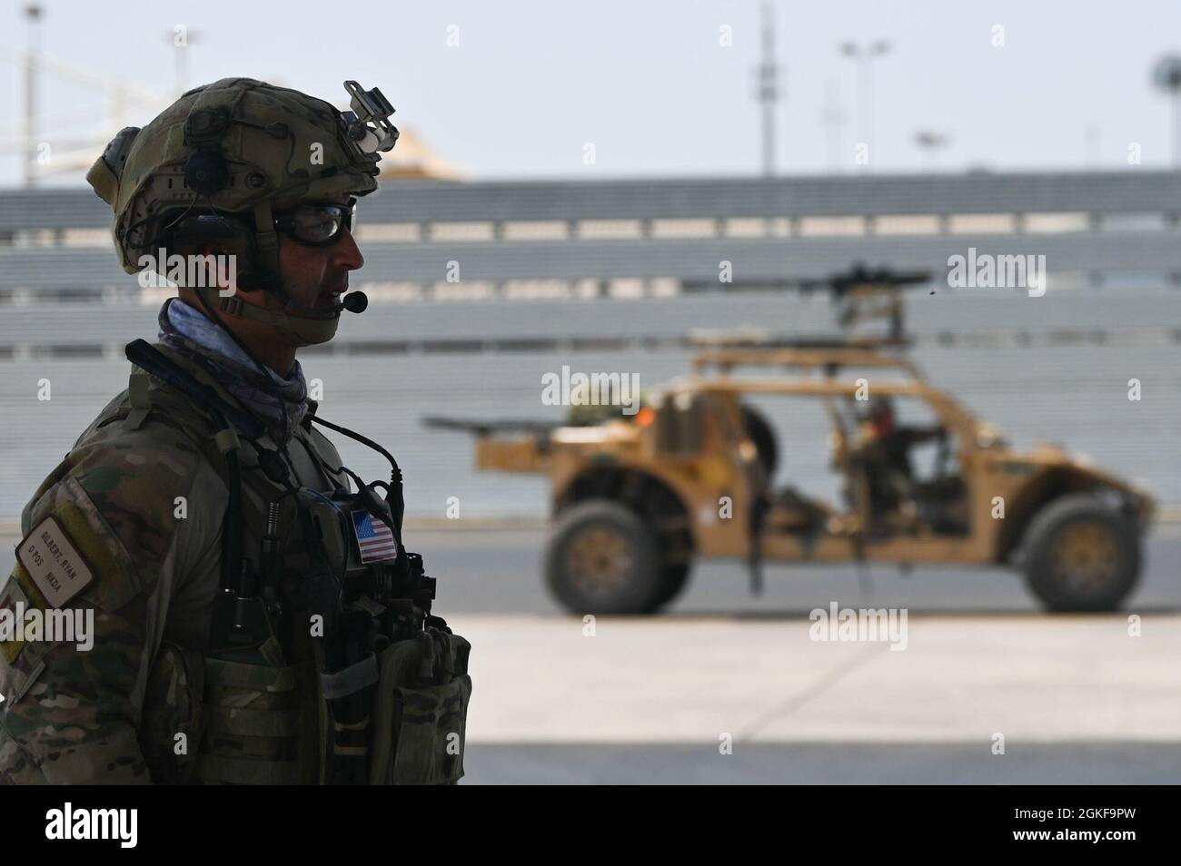 U.S. Air Force Airmen assigned to the 75th Expeditionary Airlift ...