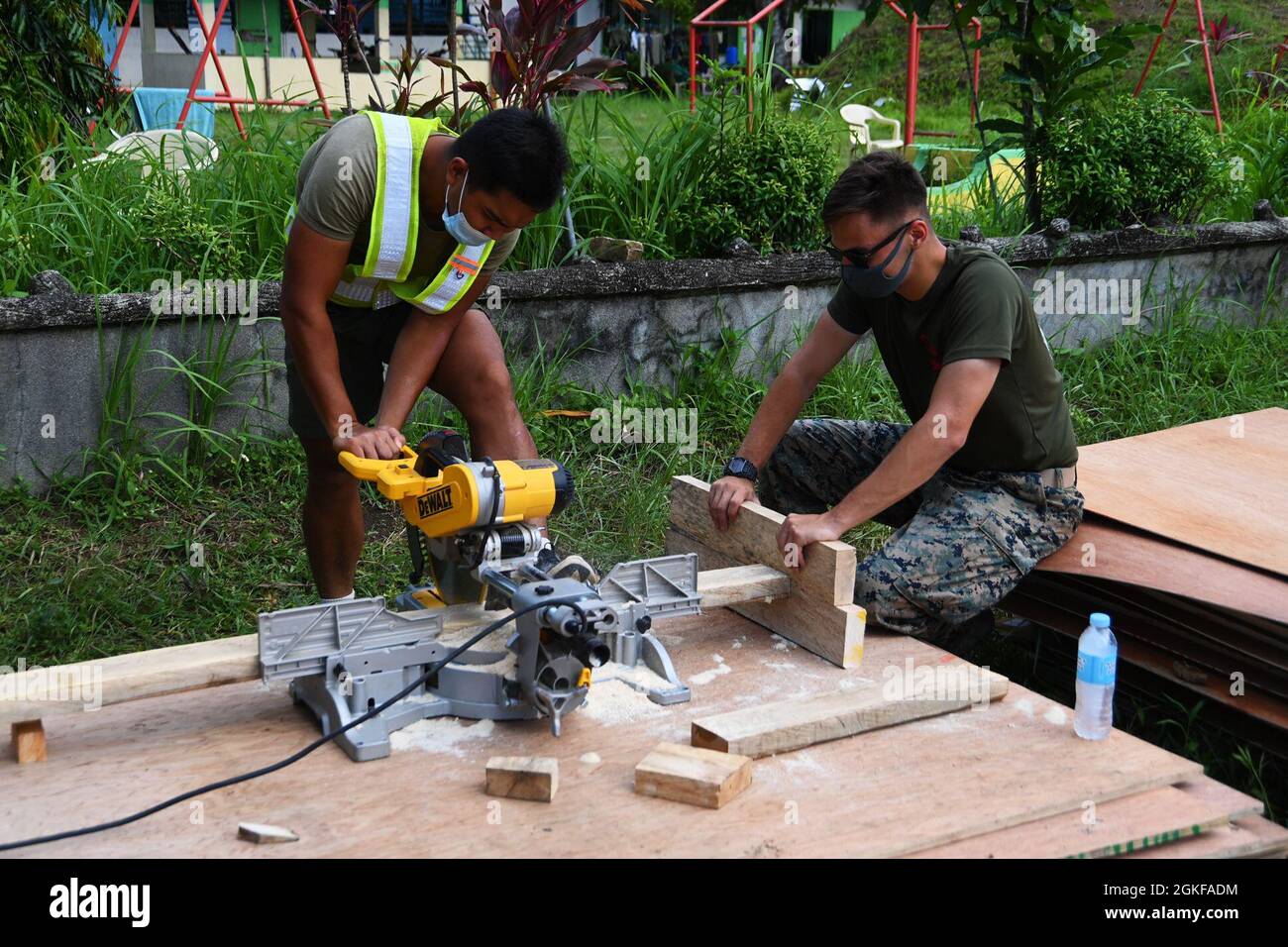 Philippine Army Pvt. Ed Paul Mariano (left), 514th Engineer Brigade ...