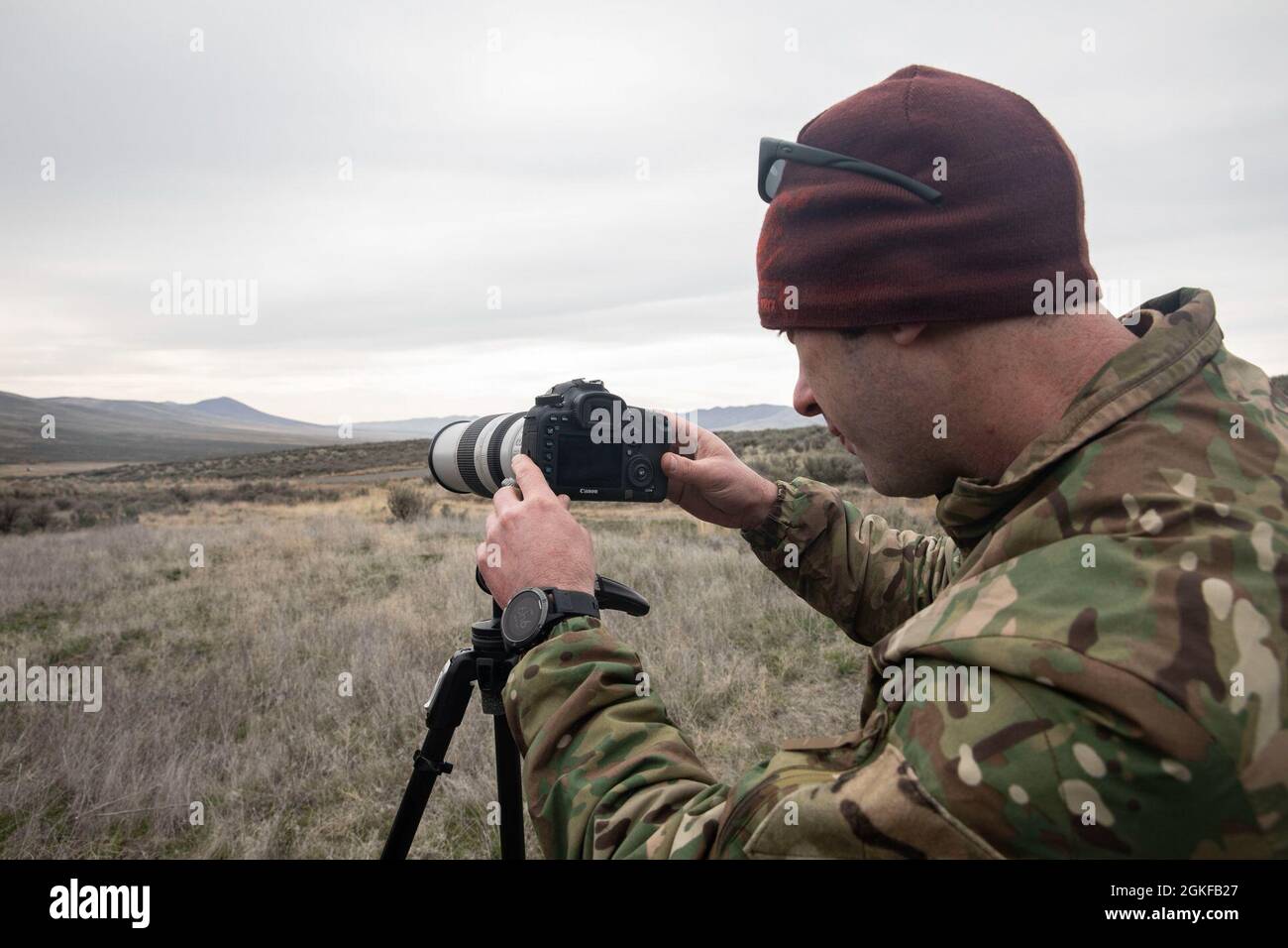 YAKIMA TRAINING CENTER, Wash. – A Green Beret with 2nd Battalion, 1st ...