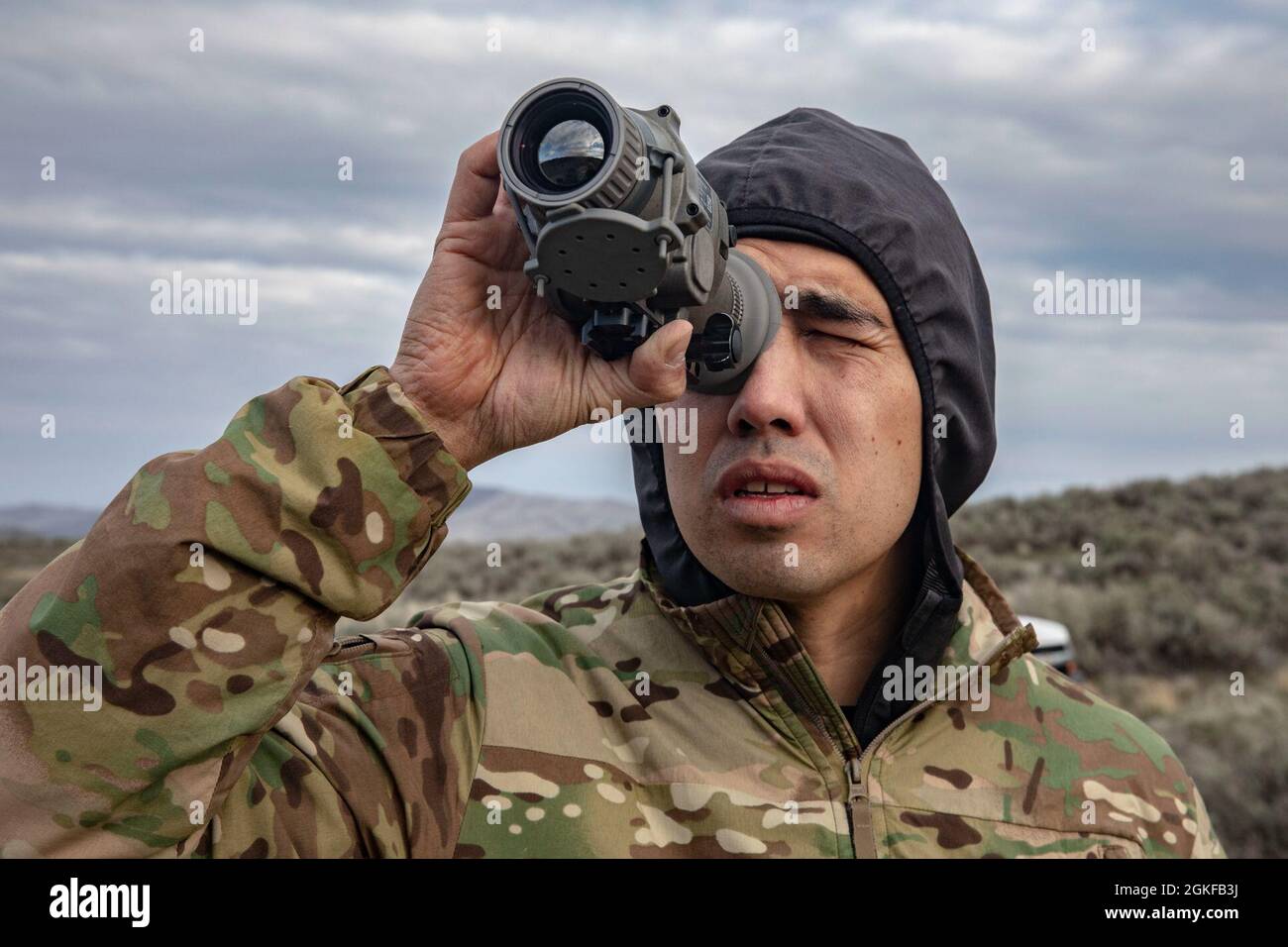 YAKIMA TRAINING CENTER, Wash. – A Green Beret from 2nd Battalion, 1st ...