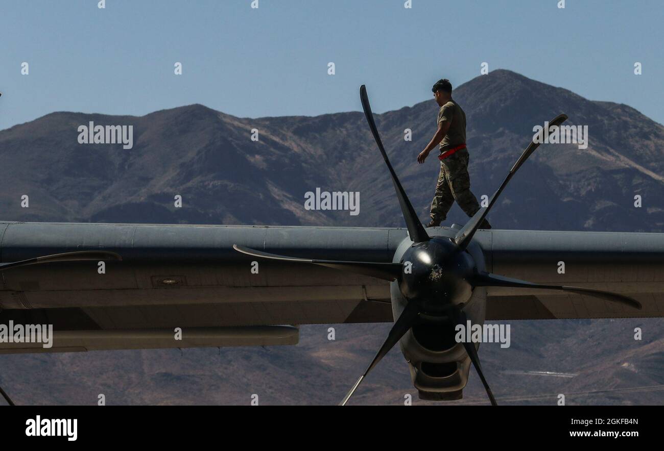 317th aircraft maintenance squadron hi-res stock photography and images ...