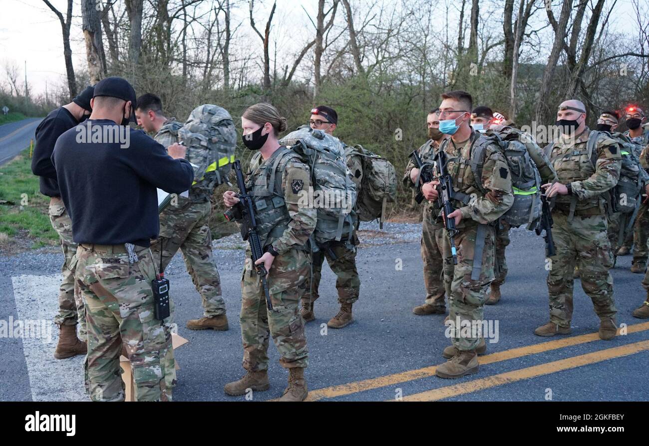 Cadre from the National Guard Warrior Training Center check the turn ...